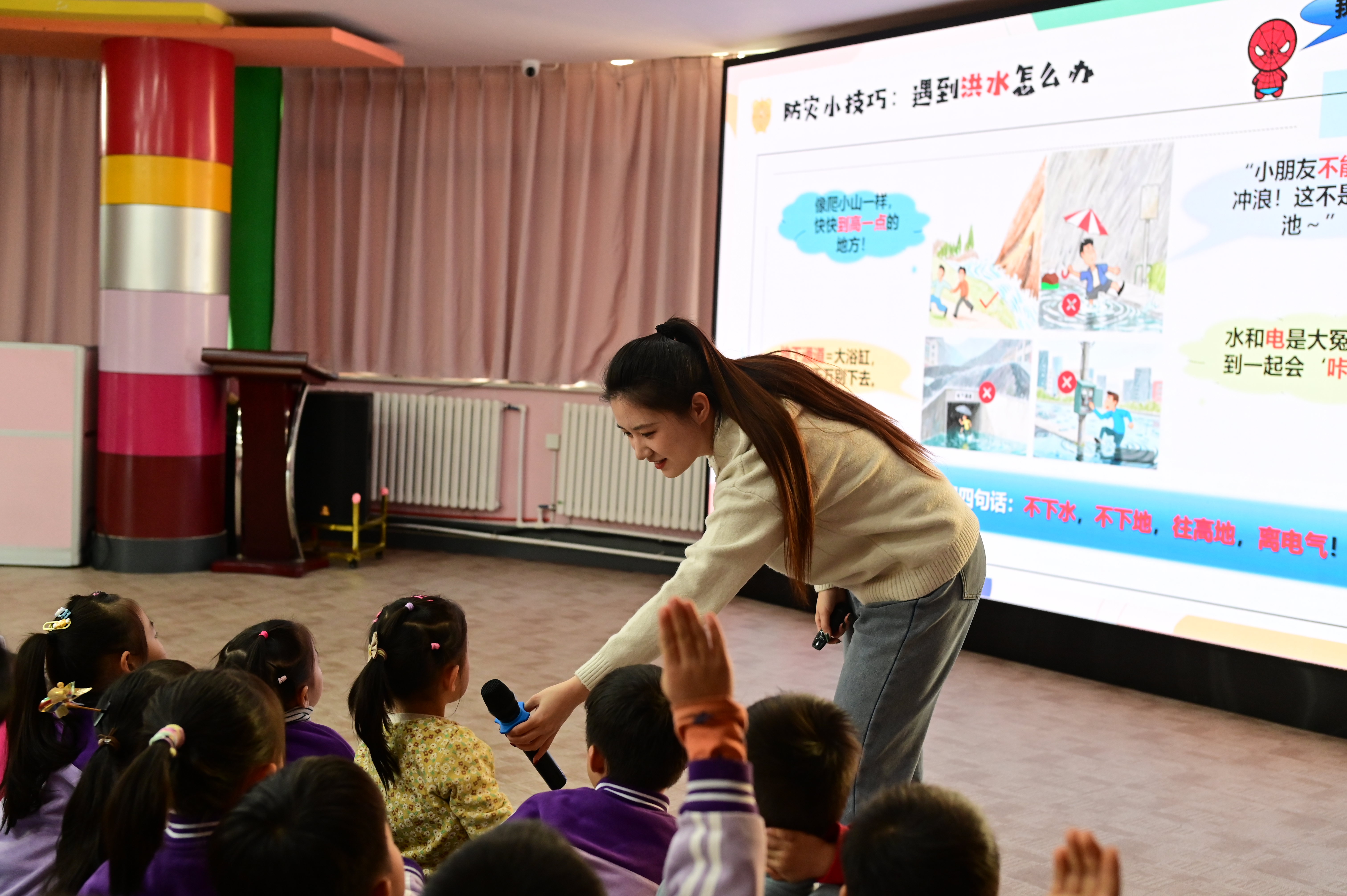 齐鲁交通学院硕士岩土第一党支部开展“红岩知行团·科普进校园”活动-山东大学研究生之家